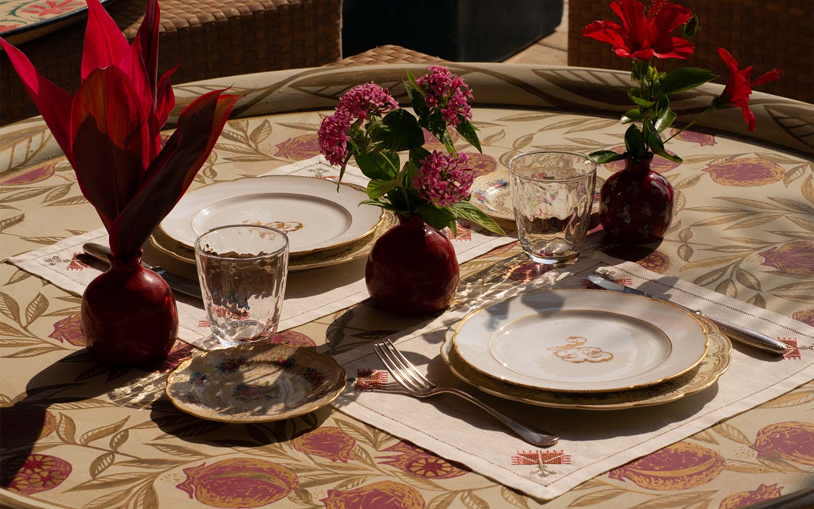 Tables Linens by Malaika - The Invisible Collection