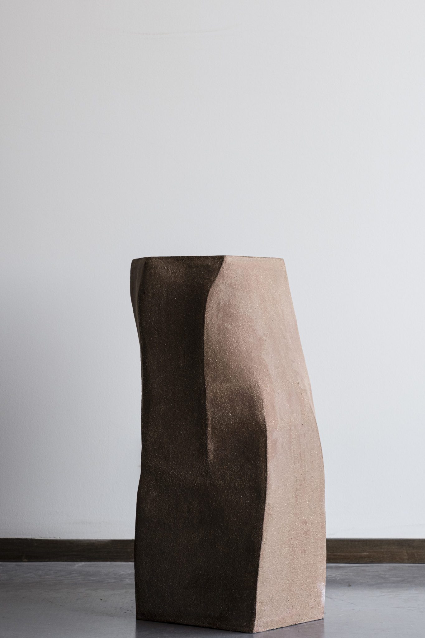 Earth Side Table Model 1 Flores Design The Invisible Collection